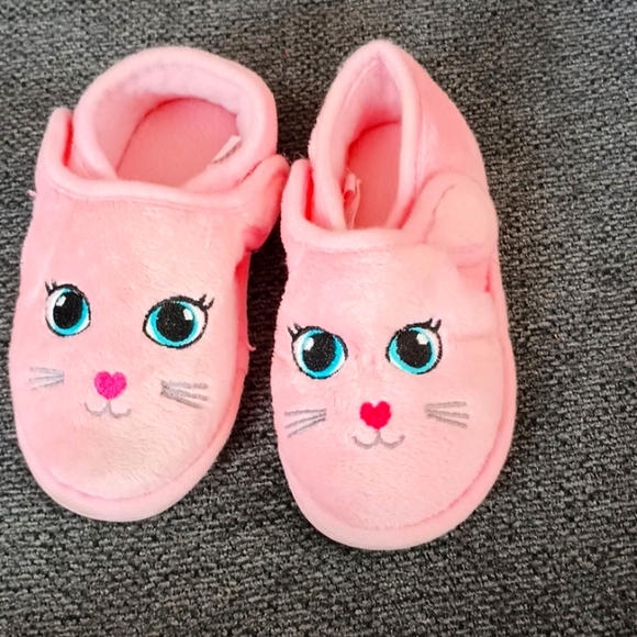 wonder nation | Shoes | Kitty Super Adorable Girls House Slippers For ...